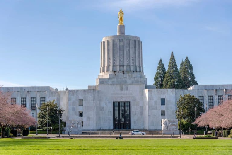 19 Amazing Things to do in Oregon - Dotted Globe